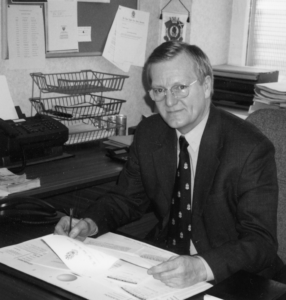 Ian Embelton Retires After 20 Years at Helm of RSPBA – Piping Press